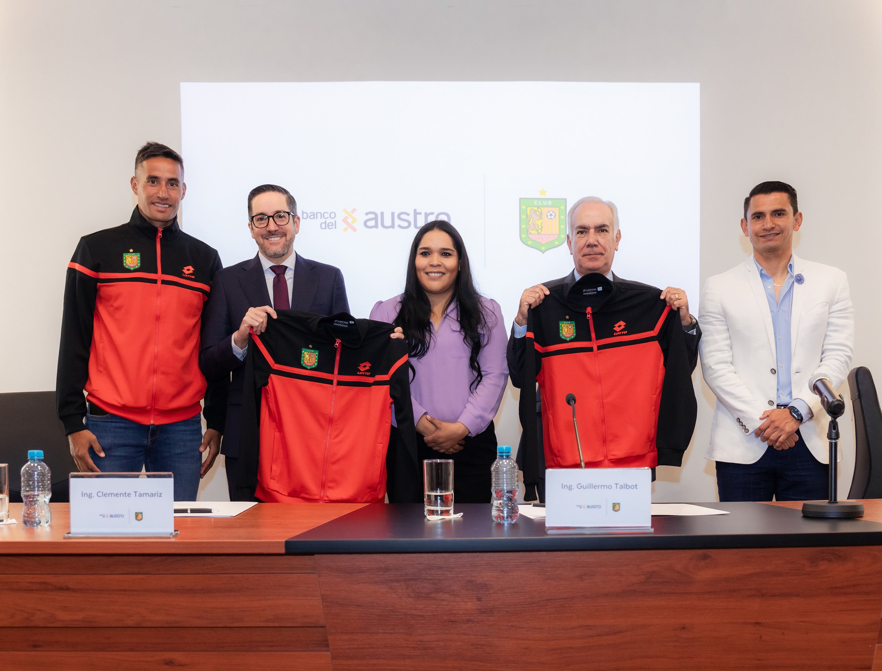 Banco del Austro firma convenio como auspiciante principal del Club ...